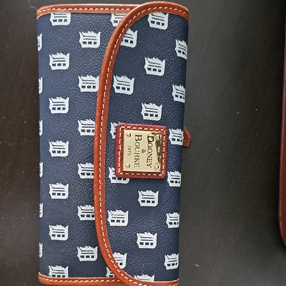 Dooney & Bourke | Bags | Dooney Bourke Blue Wallet With White Pattern ...
